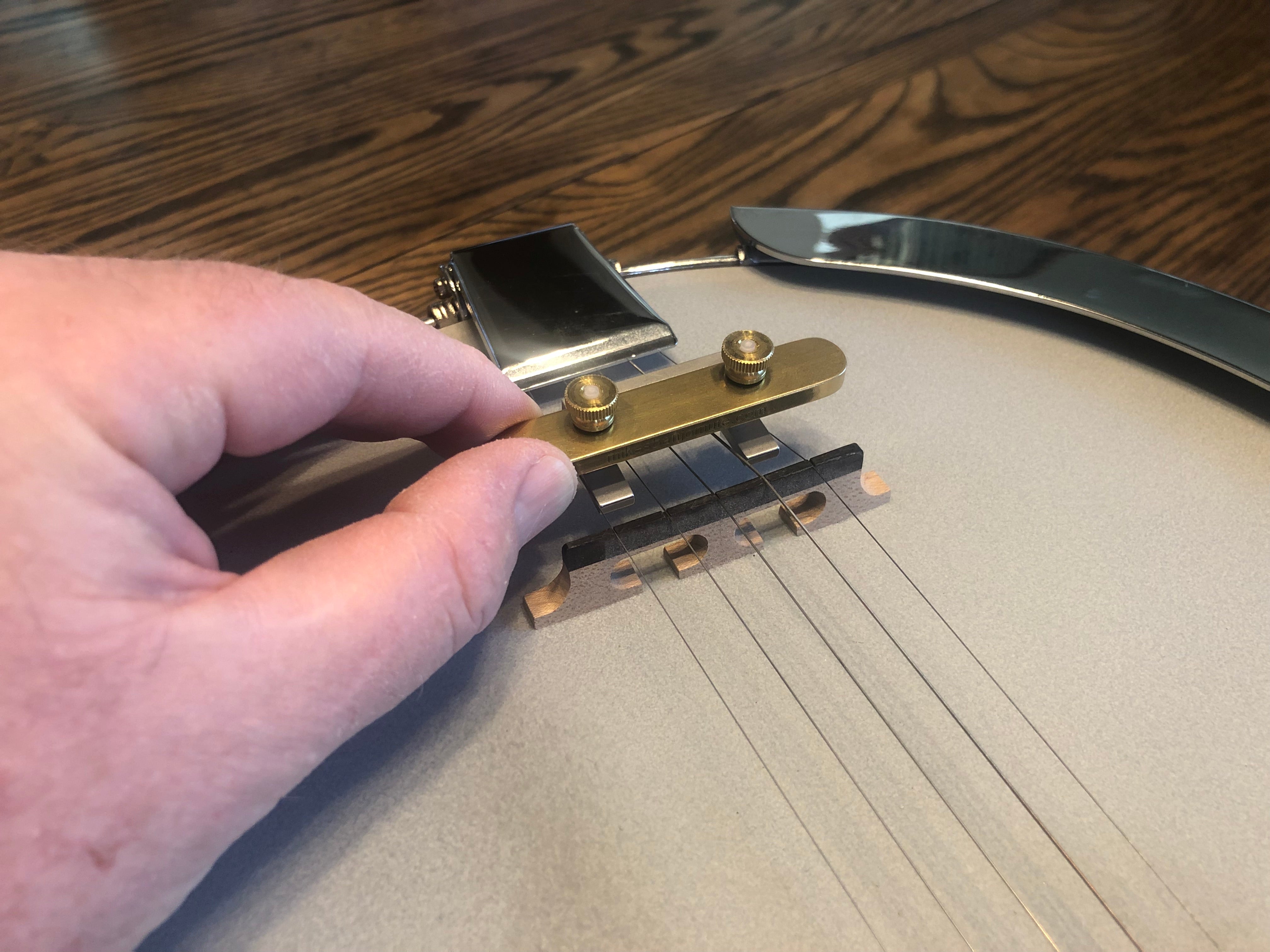 How To Use – Mike's Banjo Mute